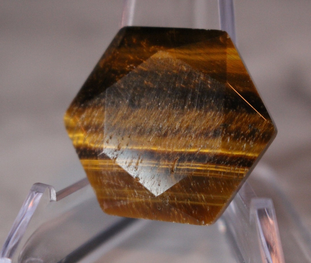 Hex's Hexagon Crystal Carving - Etsy