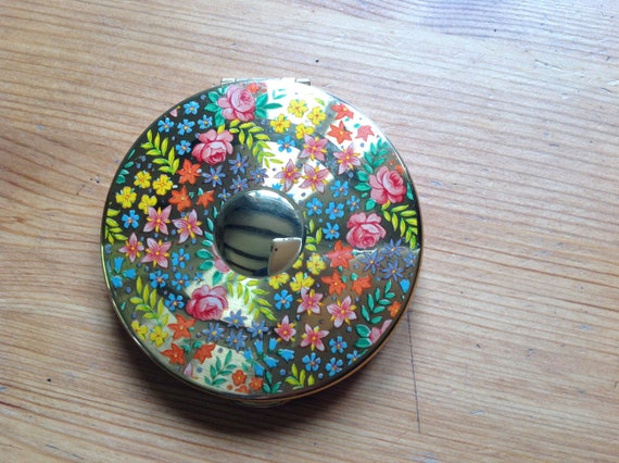 Vintage Kigu Powder Compact - Gem