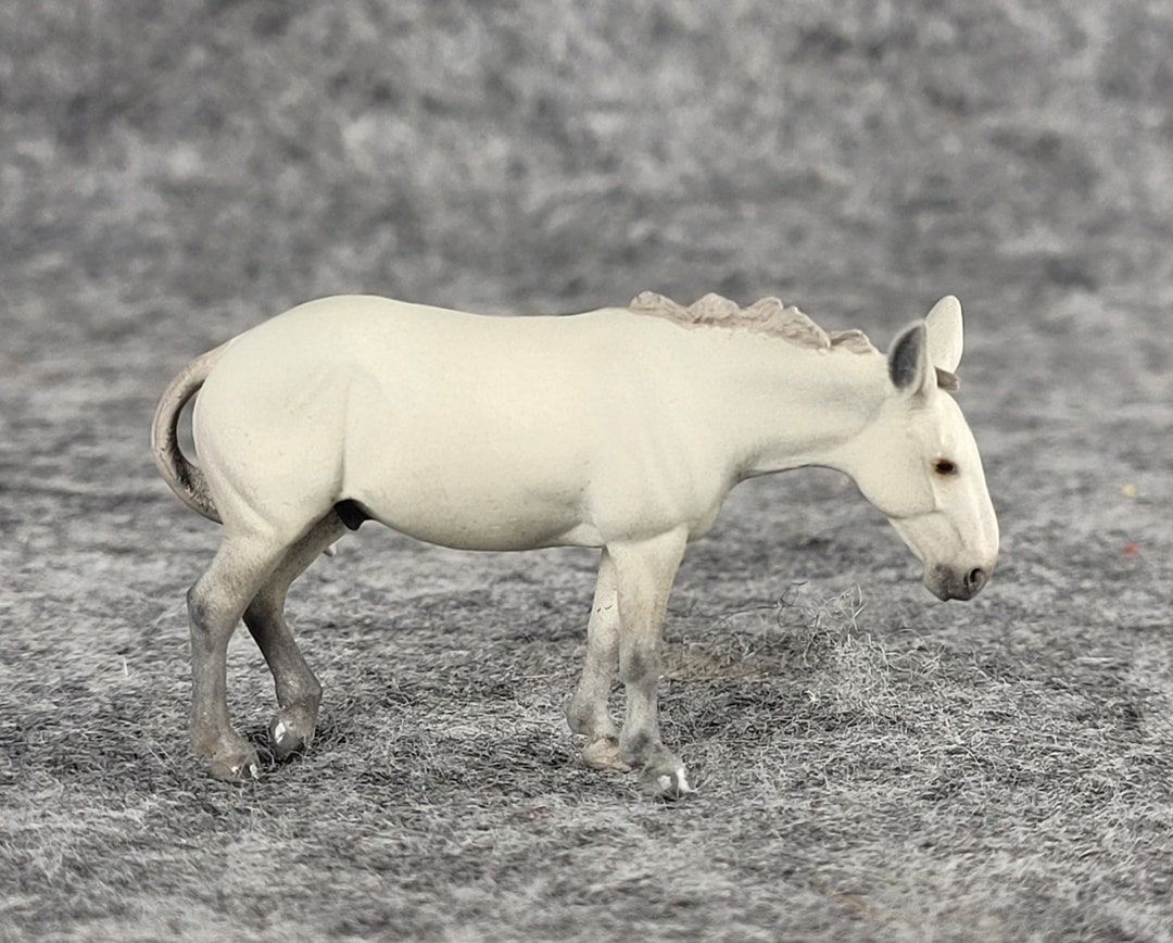 Custom Micro Mini Model Horse Kitty Cantrell Cornpone to - Etsy