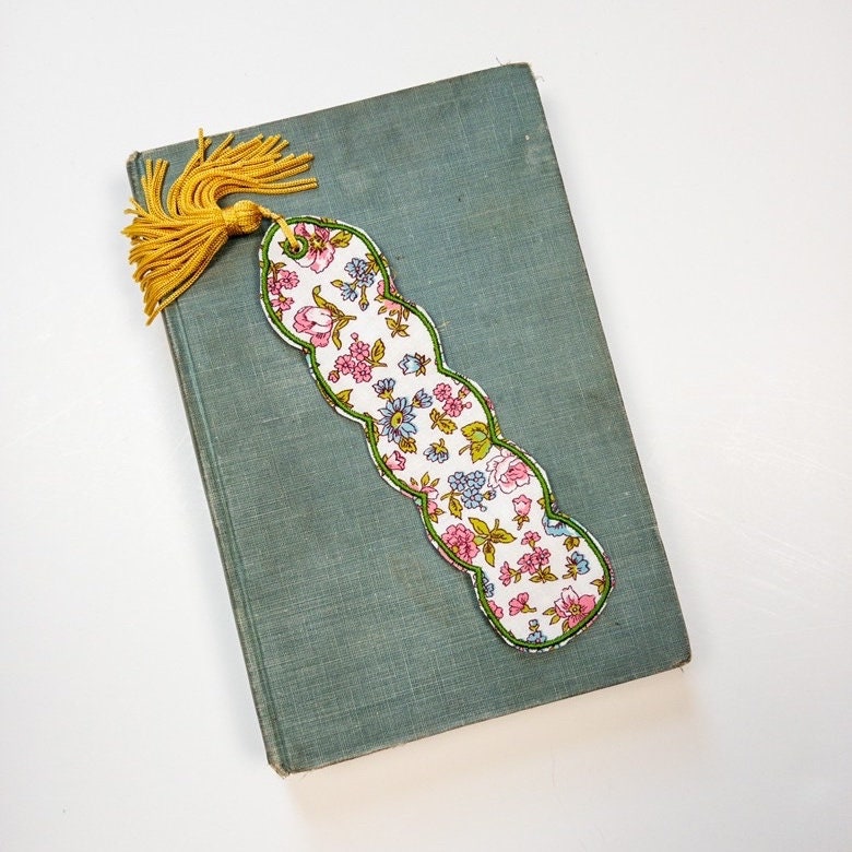 In the Hoop Scalloped Bookmark Machine Embroidery Design, Simple ...