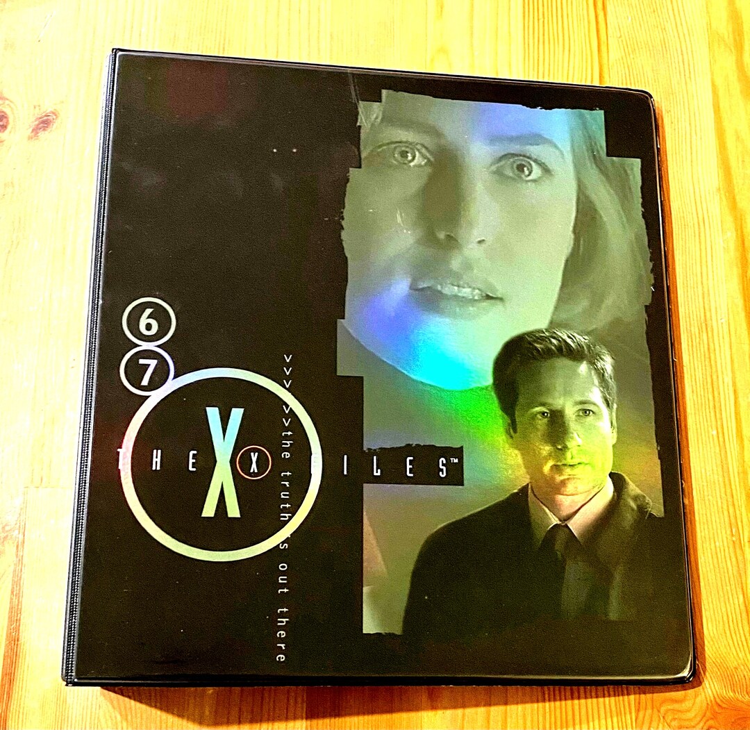 The X-files Inkworks 2001 Ring Binder for Seasons 6 & 7 Trading Cards ...