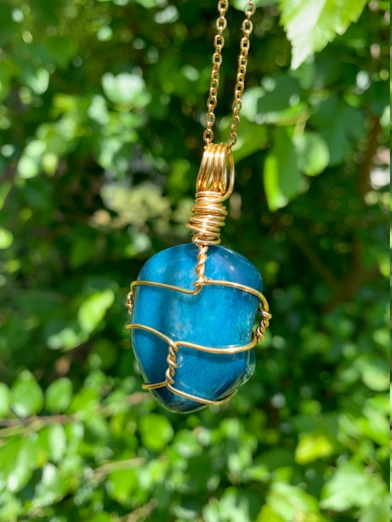 Polished Teal Agate Necklace