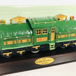 Vintage Avon Classic Train Collection, Lionel 1948 Santa Fe F3 Diesel ...
