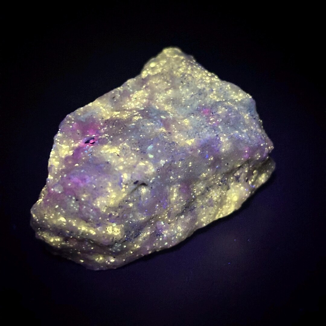 Fluorescent Minerals | Hydrozincite X Chondrodite Crystal Specimen ...