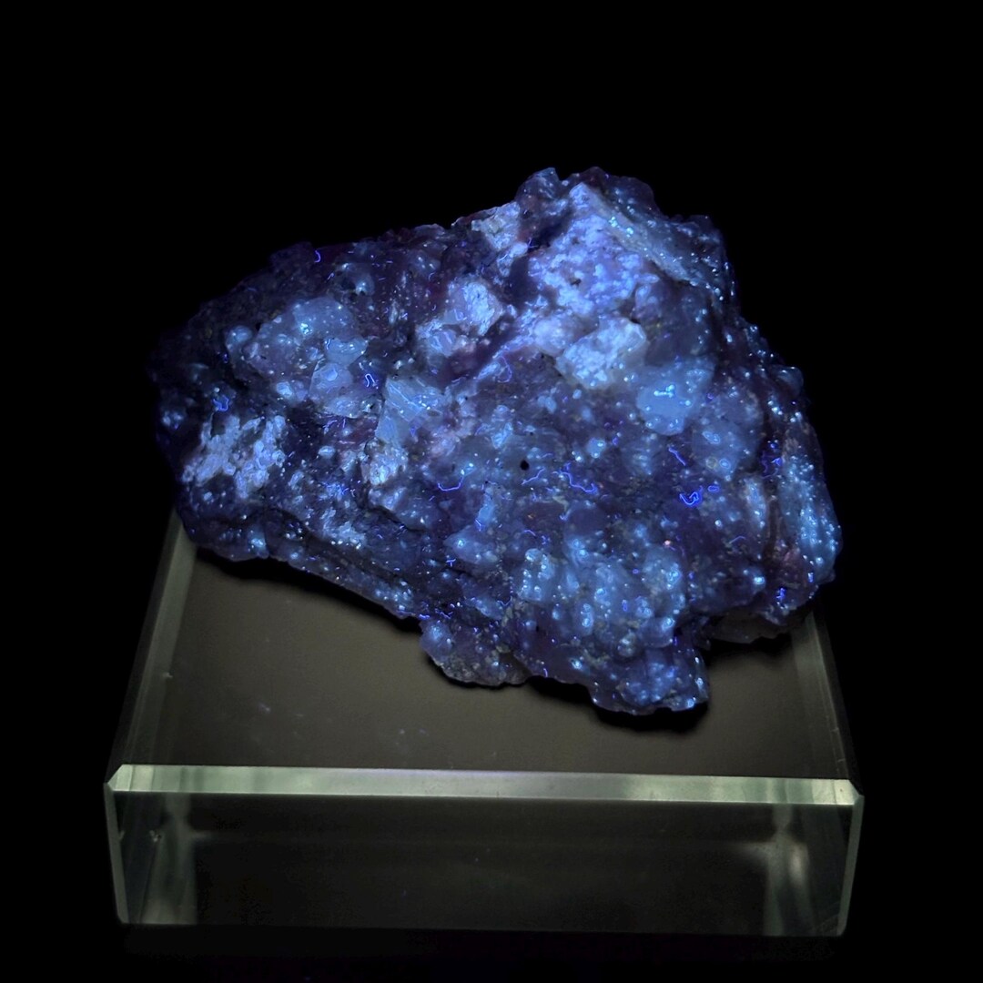 Long Lake Zinc Mine - Fluorescent Minerals |hydrozincite X Diopside ...