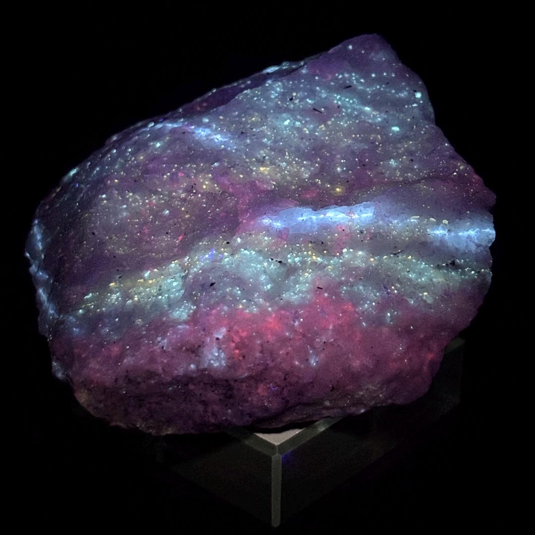 Fluorescent Minerals | Hydrozincite X Chondrodite Crystal Specimen ...