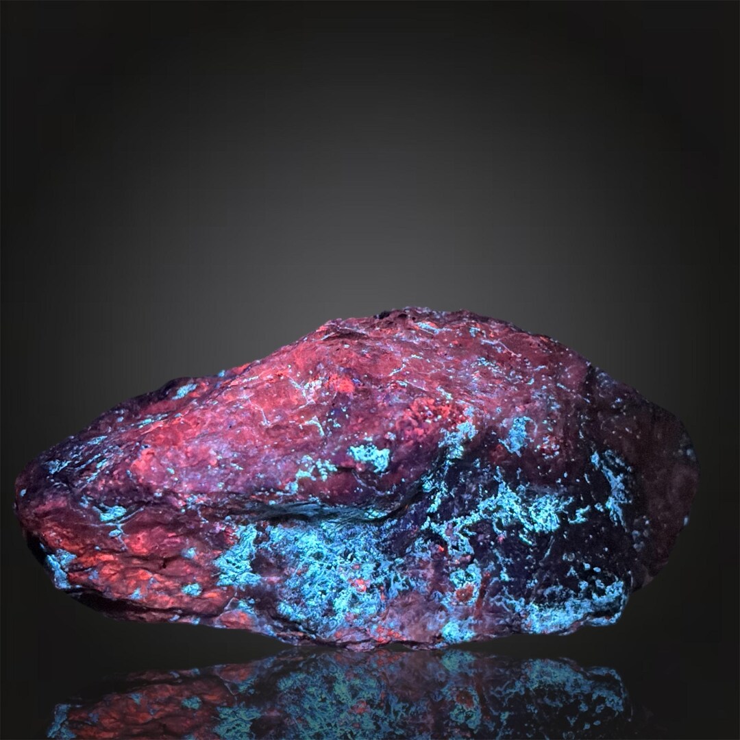 Fluorescent Minerals, UV Reactive Calcite, Diopside, Natural Mineral ...
