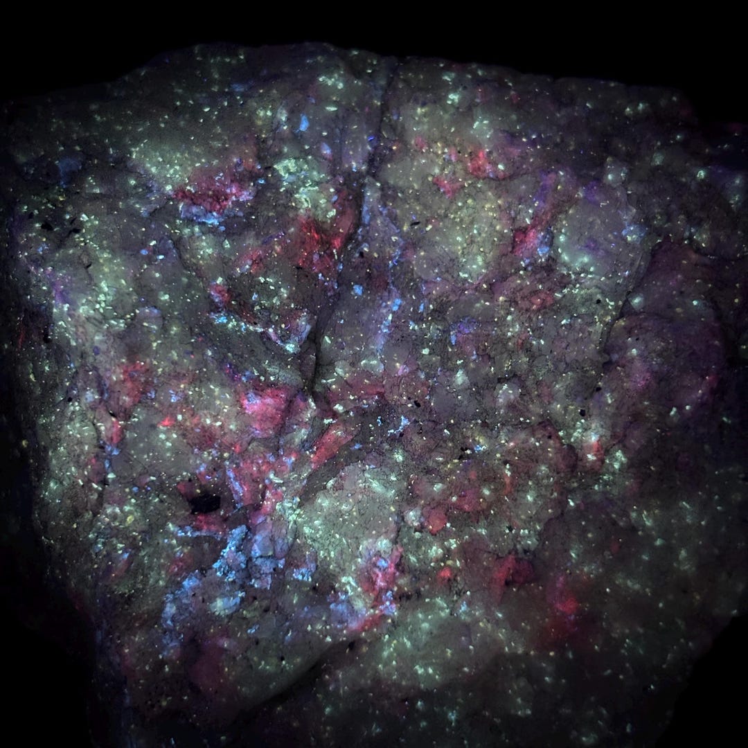 Fluorescent Minerals, UV Reactive Calcite, Diopside, Hydrozincite ...
