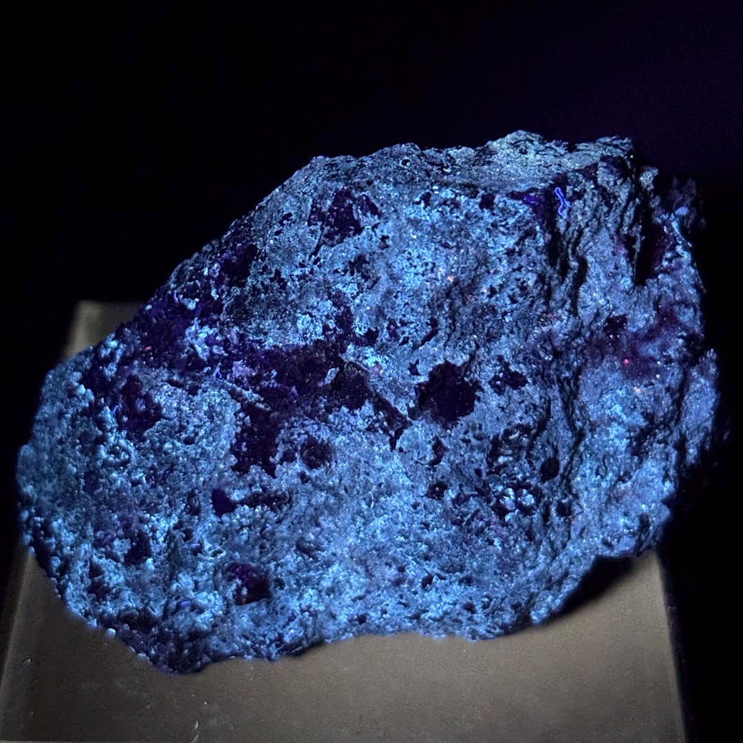 Long Lake Zinc Mine - Fluorescent Minerals Hydrozincite X Diopside ...