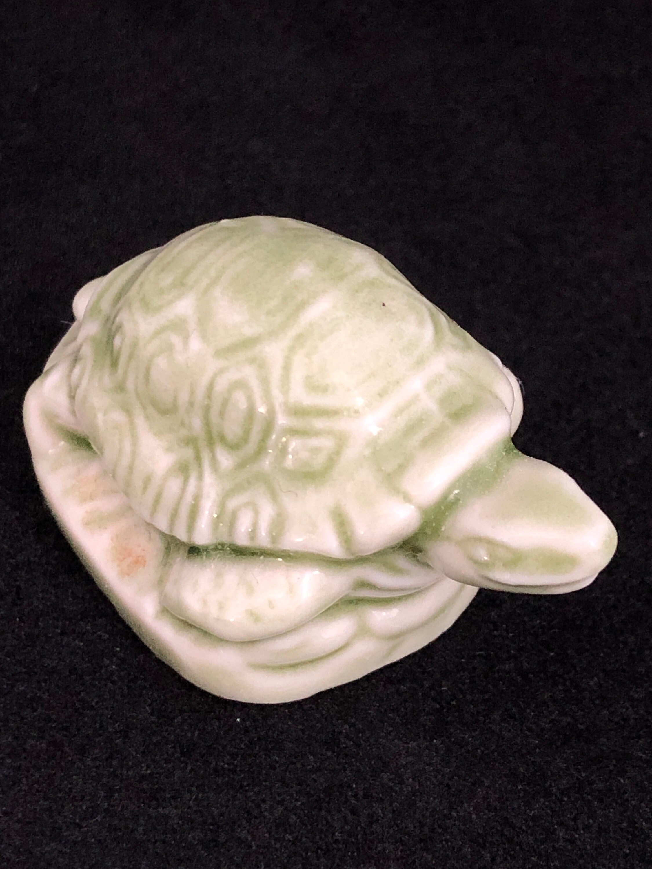 Wade England Whimsies Miniature Jade Green Turtle and Hugging - Etsy