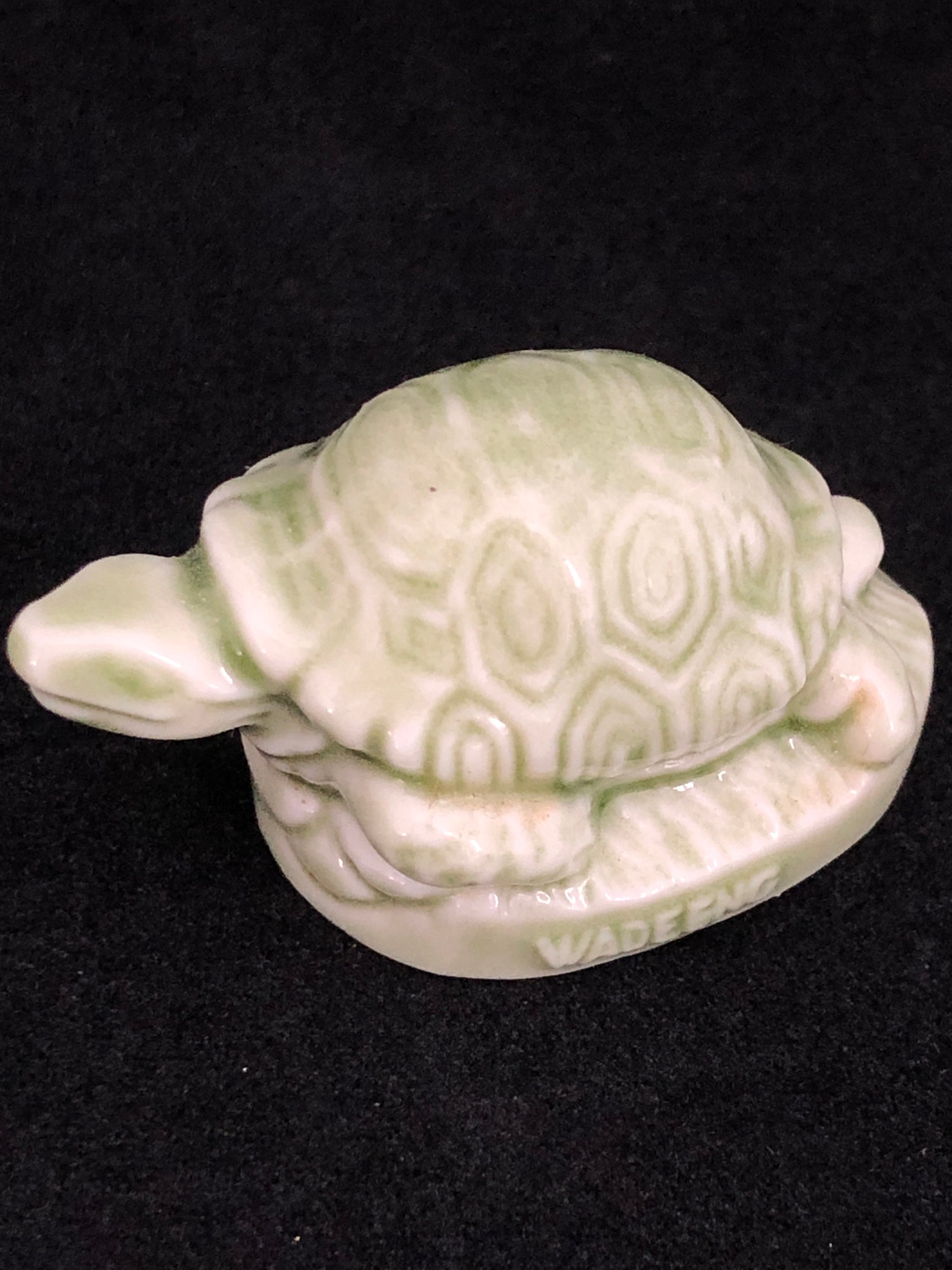 Wade England Whimsies Miniature Jade Green Turtle and Hugging - Etsy