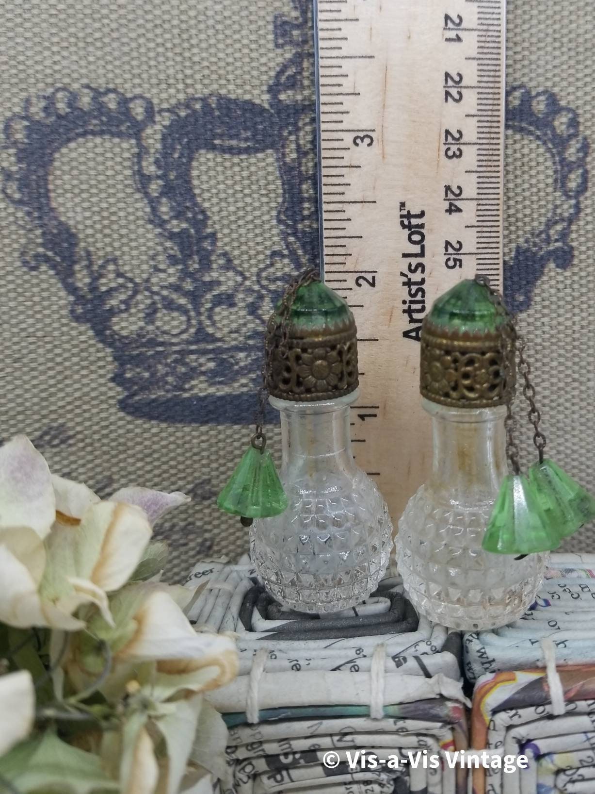 Vintage Sweet Pair Irice stubby Perfume Bottles W/ Green Crystal Tops ...