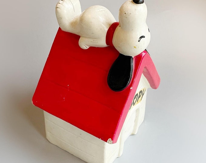 Vintage Snoopy Peanuts Money Box Coin Bank, Snoopy Sleeping Dog House ...