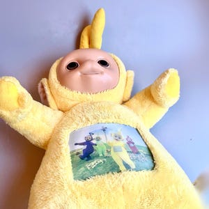 Vintage Tomy Teletubbies Lala Hologram Plastic Face Plush Soft Toy 1996 ...