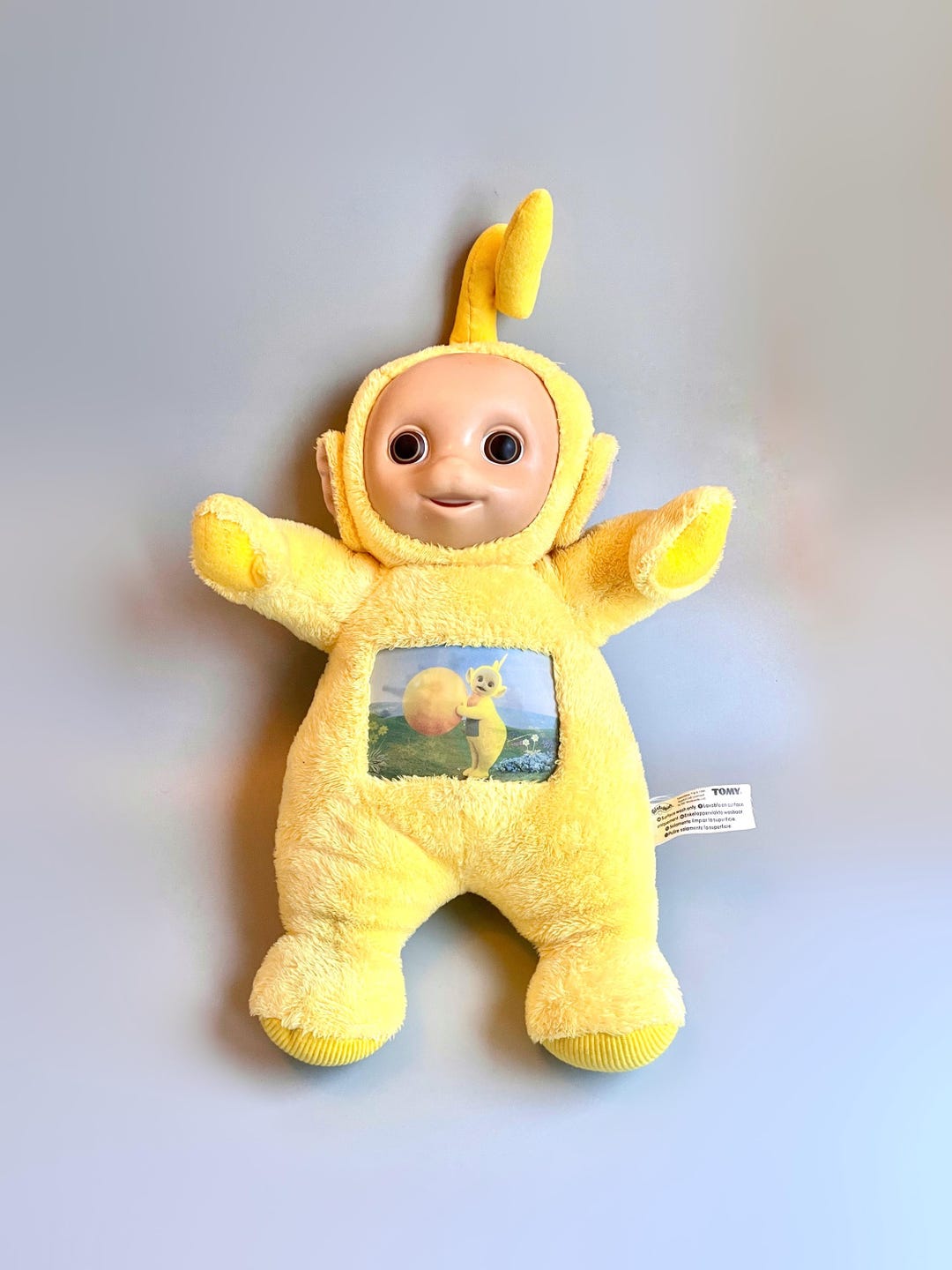 Vintage Tomy Teletubbies Lala Hologram Plastic Face Plush Soft Toy 1996 ...