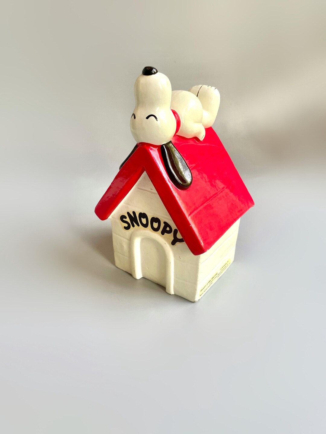 Vintage Snoopy Peanuts Money Box Coin Bank, Snoopy Sleeping Dog House ...