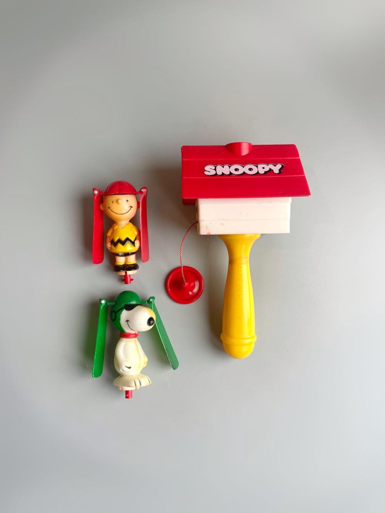 Snoopy Charlie Brown Copter, Hasbro Aviva Snoopy Helicopter Mechanical ...