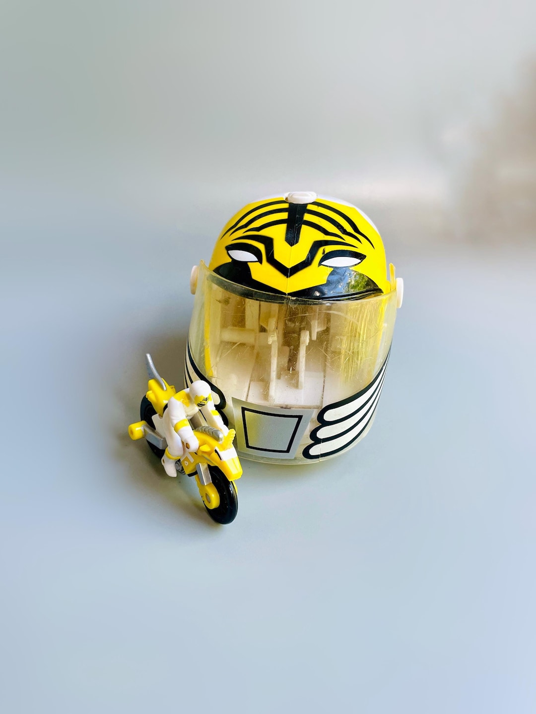 Vintage Mighty Morphin Power Rangers Helmet Racer White Ranger Empire ...