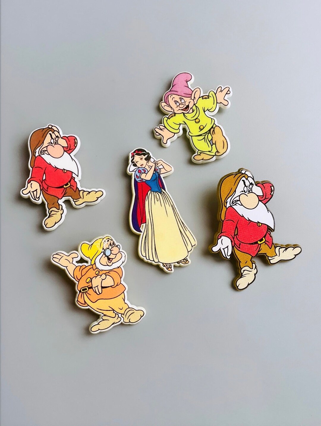Vintage Snow White Plastic Pin Badges, CHOOSE YOUR OWN, 90's Disney ...