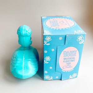 Vintage Combex Daisy Duck Musical Boxed Kitsch Duck, 50’s / 60’s Kitsch ...