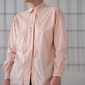 Italian Vintage Button Down Shirt in Pale Salmon Pink for Women | Size ...
