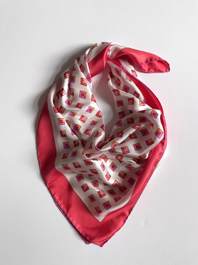 Sciarpa vintage in seta Marja Kurki, foulard con stampa geometrica ...