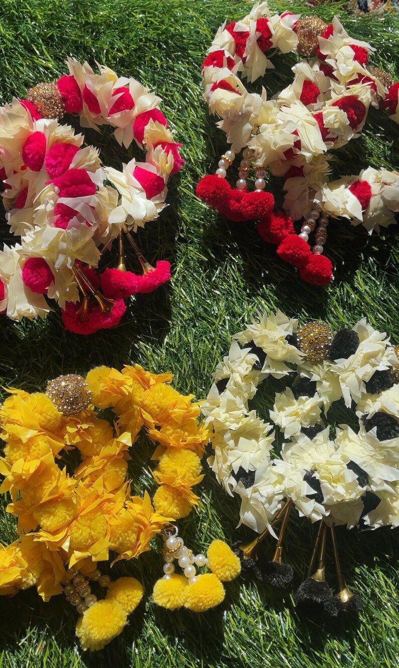 Foam Hand Gajra/ Flower Bracelet/ Floral/ Bridal/ Wedding - Etsy UK