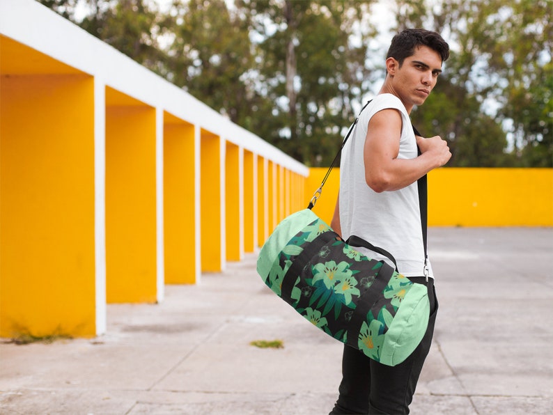 Stylish and Versatile Duffel Bag Pattern | Trendy DIY Sewing Tutorial ...