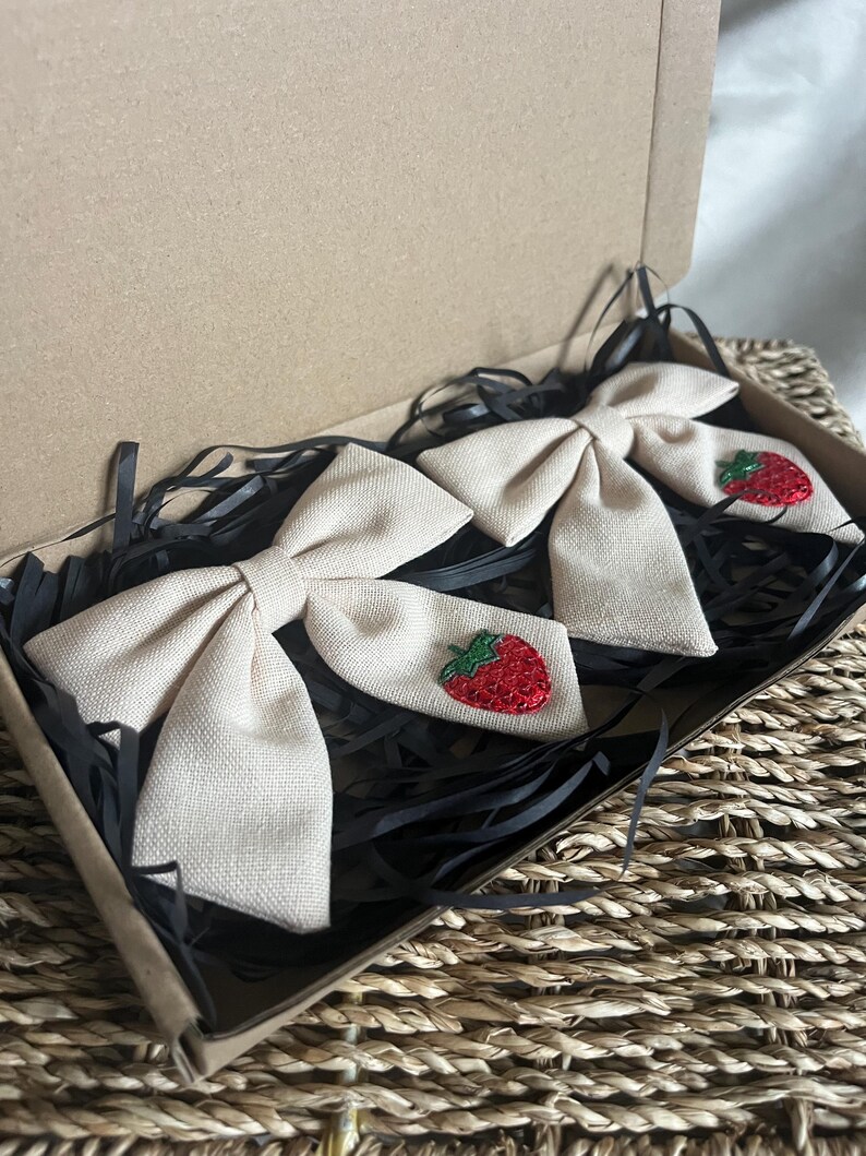 Strawberry Linen Bow | Berry Cute Hair Clip | Beige Lined Clip | Girls ...