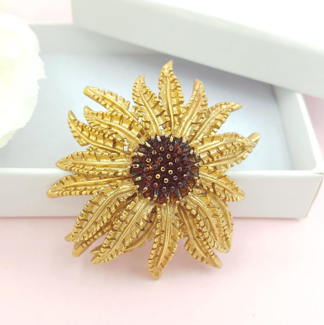 Vintage SARAH COVENTRY Cosmopolitan Sunflower Brooch | Gift | Pre-owned ...