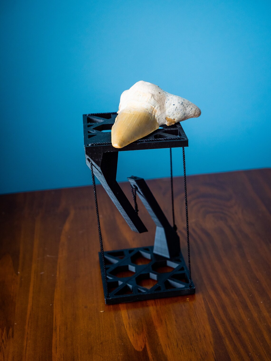 Impossible Table | Tensegrity Floating Table Illusion | Home Decor ...