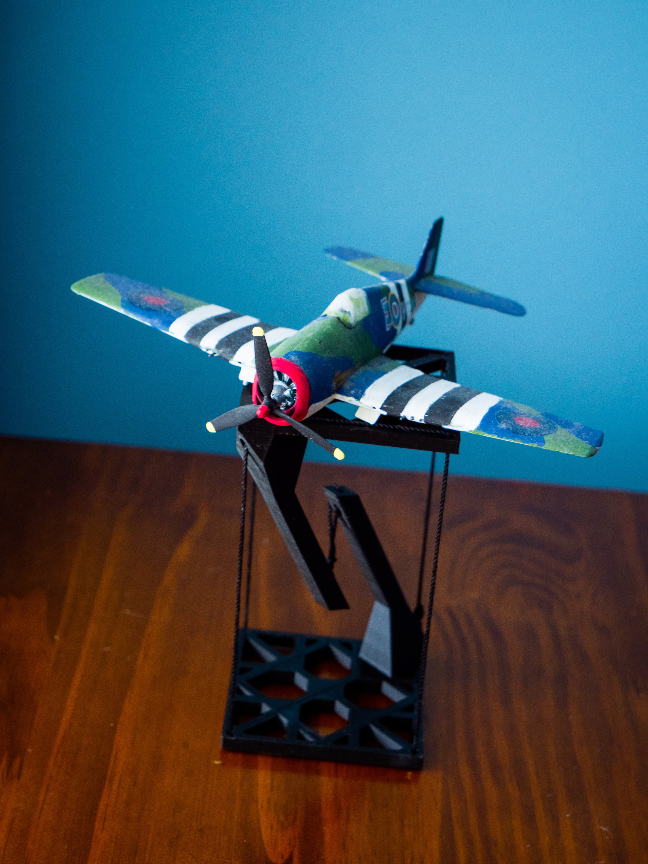 Impossible Table | Tensegrity Floating Table Illusion | Home Decor ...