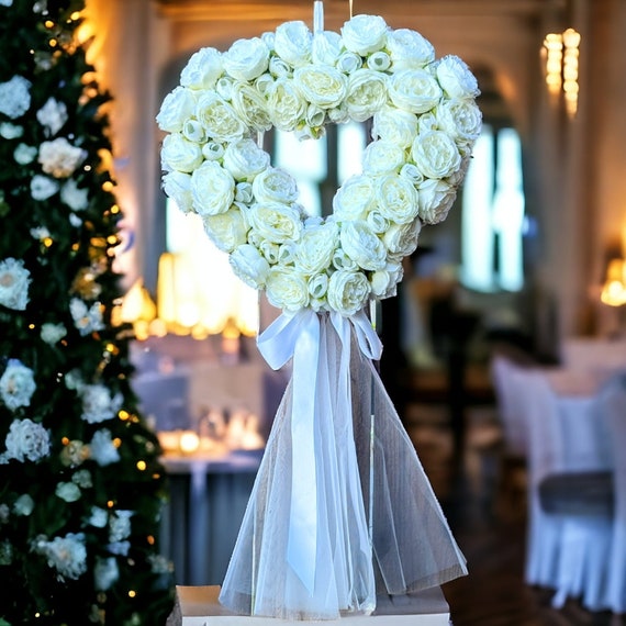 Wedding veil door decoration | Honestweddingadvice.com