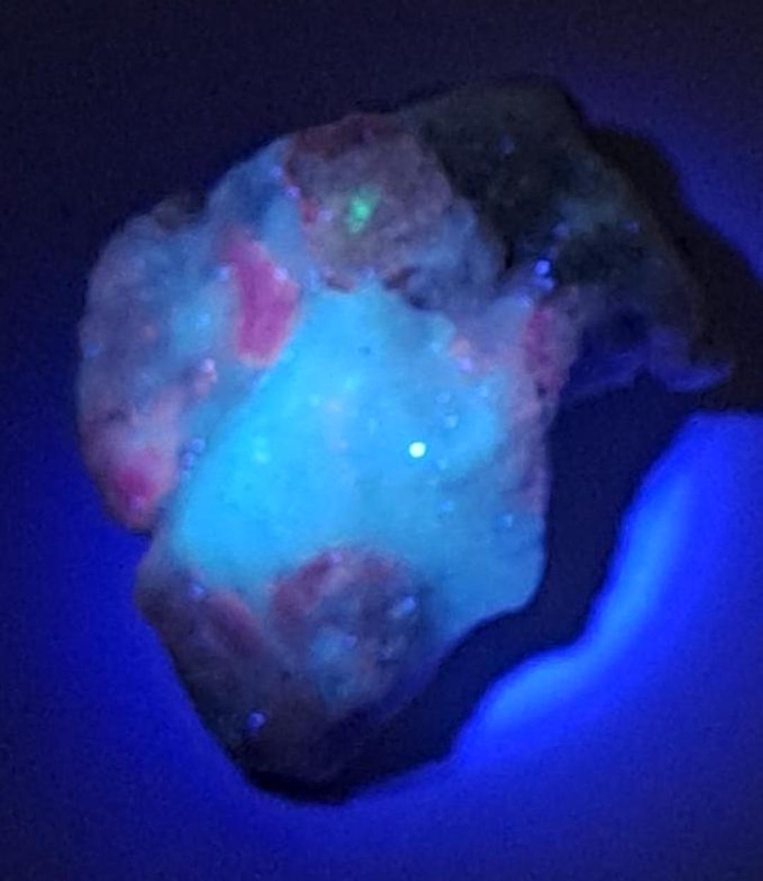 Purple Scapolite - UV Reactive - Etsy