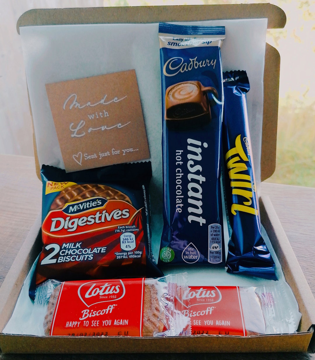 Cadbury Hot Chocolate & Biscuit Letterbox Giftset With Personalised ...