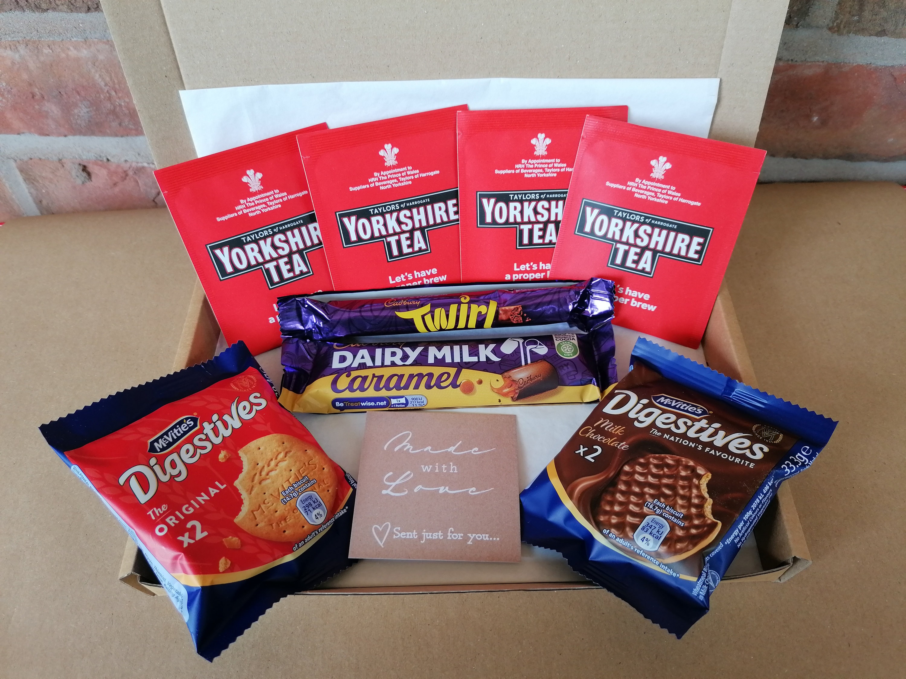 Proper Brew Yorkshire Tea Giftset Personalised English Breakfast ...