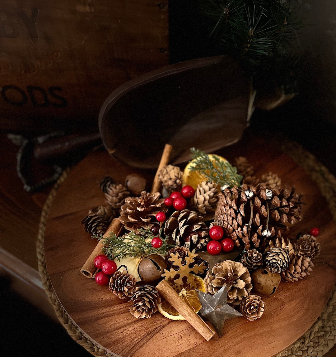 Primitive Christmas Potpourri, Country Decor With Sleigh Bell & Berries ...