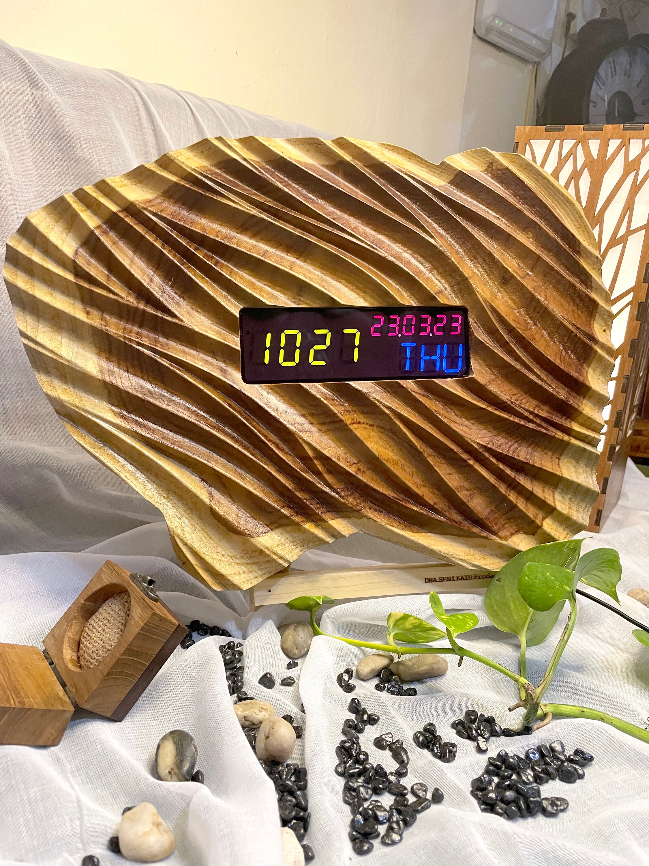 Digital Clock for Table Carved Wood Ornamen - Etsy