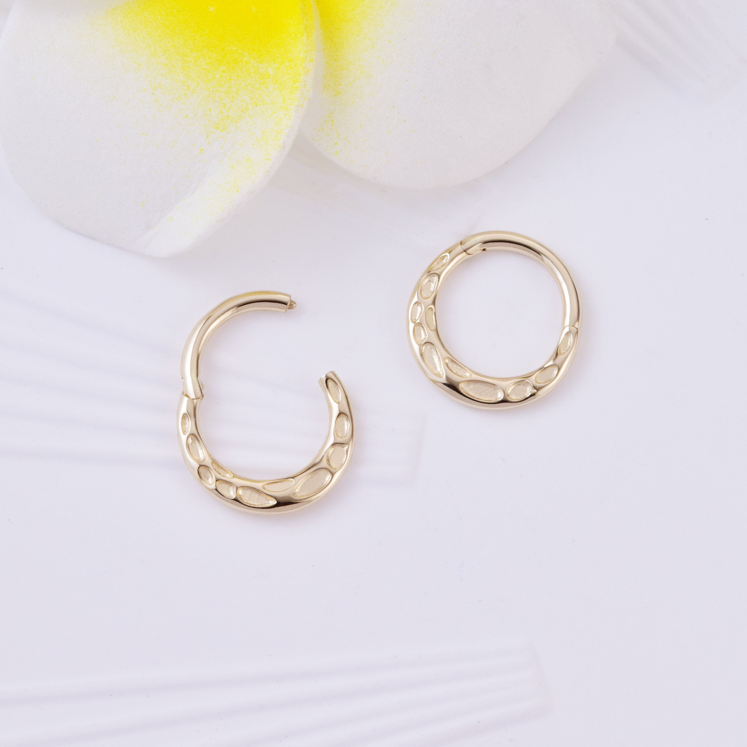 14k Solid Gold Hammered Fat Septum Ring Hinged Daith Hoop Gold Seamless ...