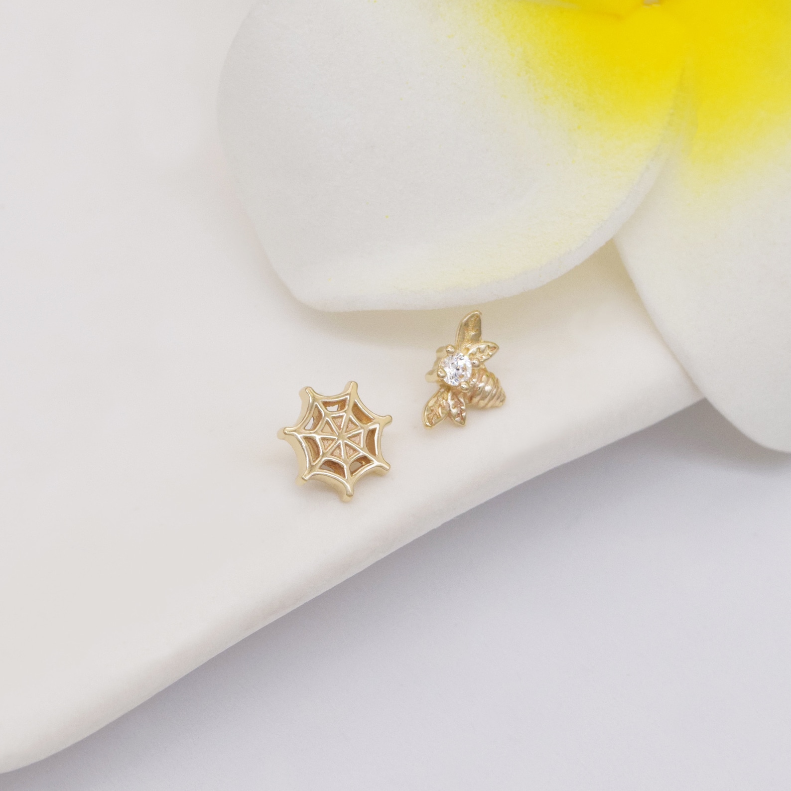 14k Solid Gold Bee Stud Earring Cute Spider Web Internally Threaded ...
