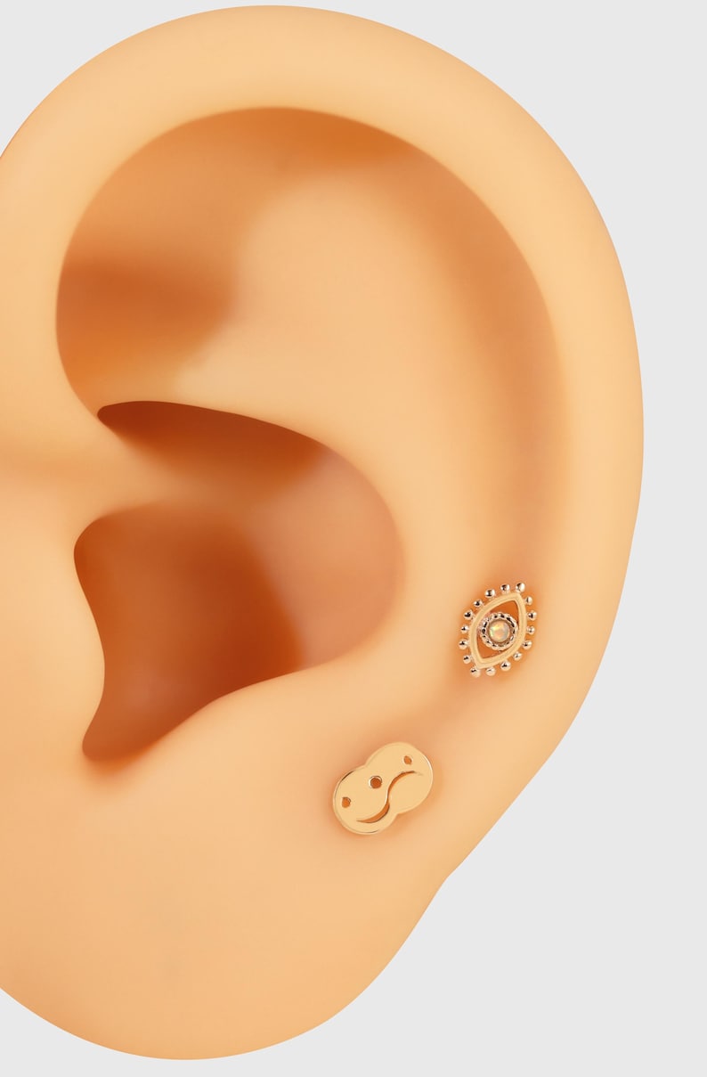 14K Solid Gold Tiny Funny Smiley Face Stud Earring Exquisite Eye ...