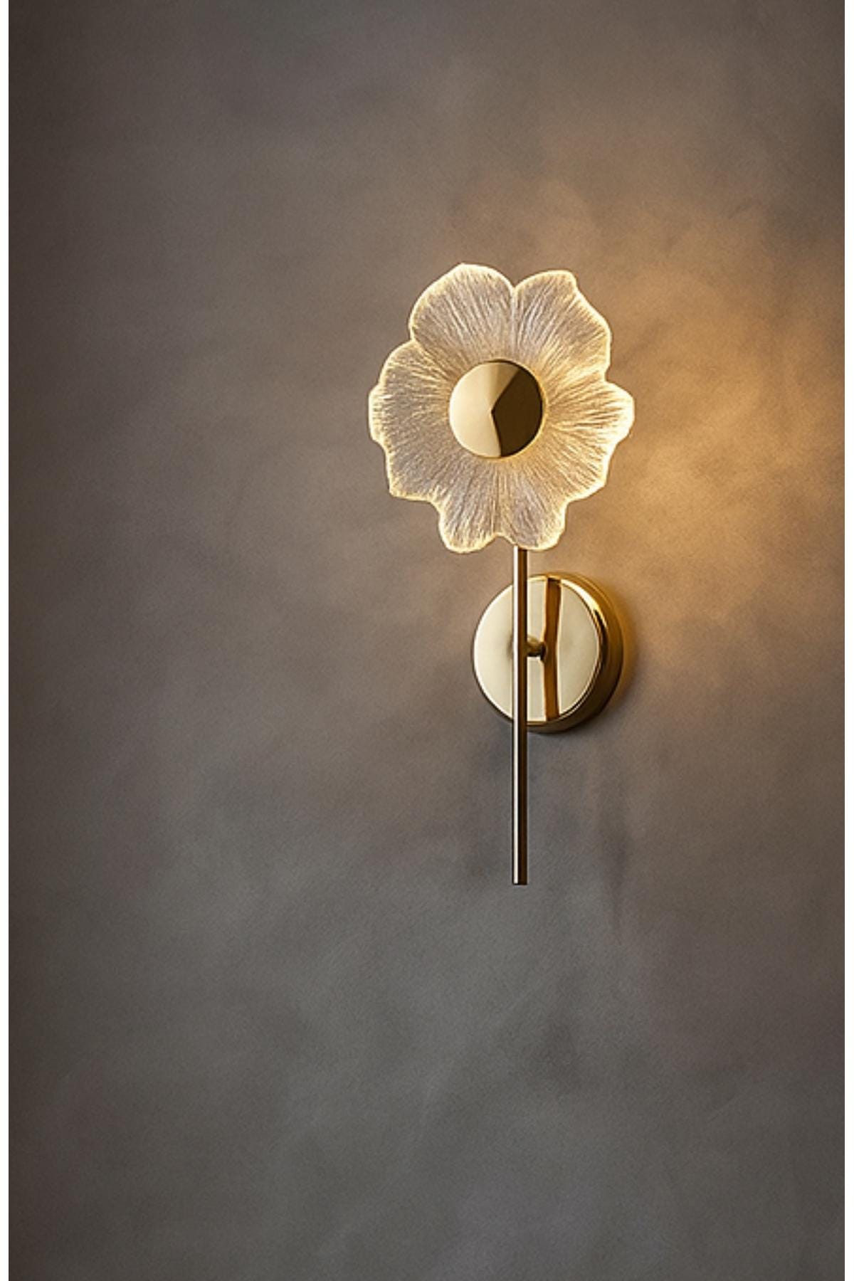 Chamomile Battery-powered Wall Light With Transparent Glass, Shiny Gold ...