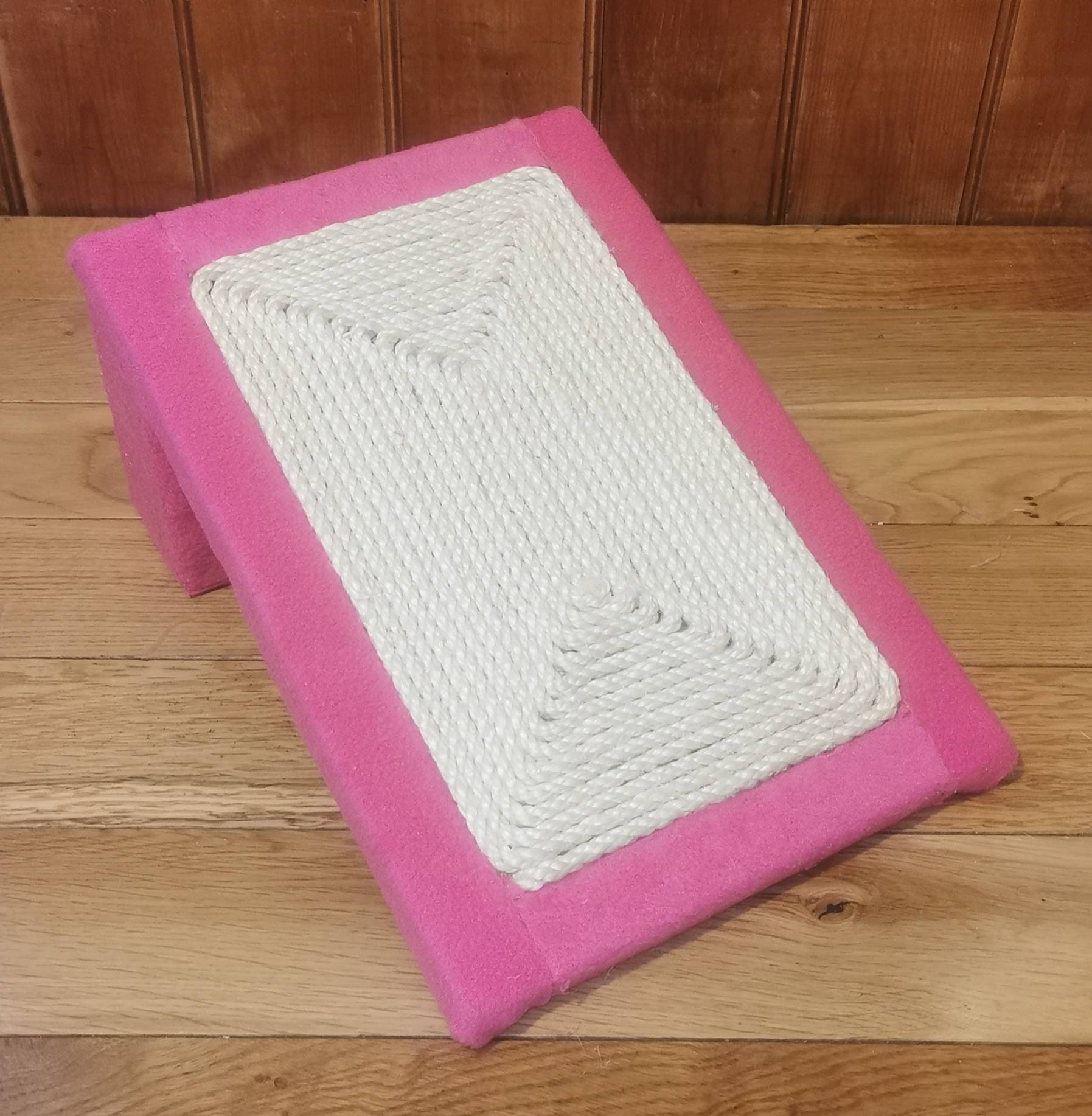 Slanted Cat Scratcher / Cat Scratch Post / Angled Cat - Etsy UK