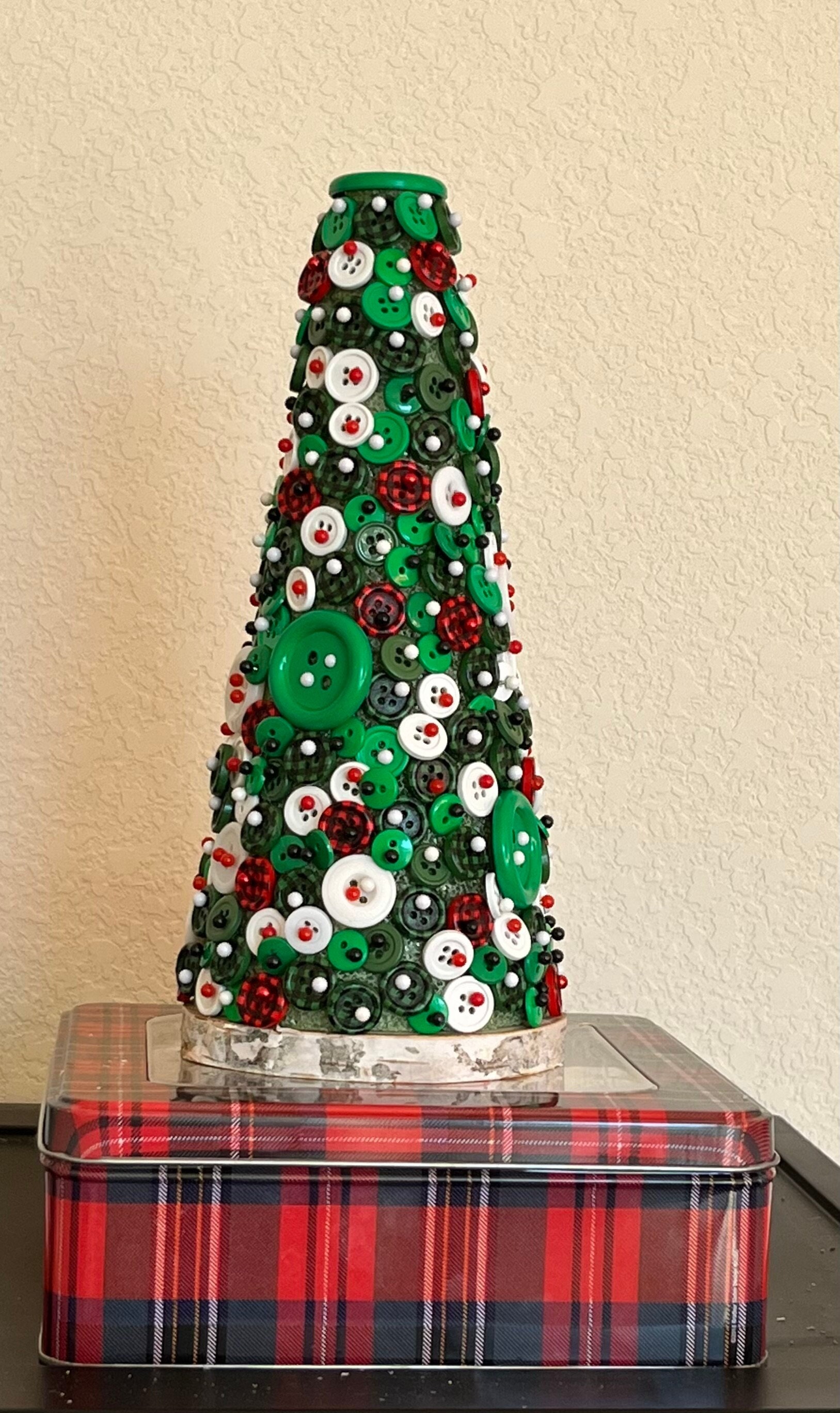 CHRISTMAS BUTTON TREE 10 Inch Table Top or Centerpiece Tree - Etsy