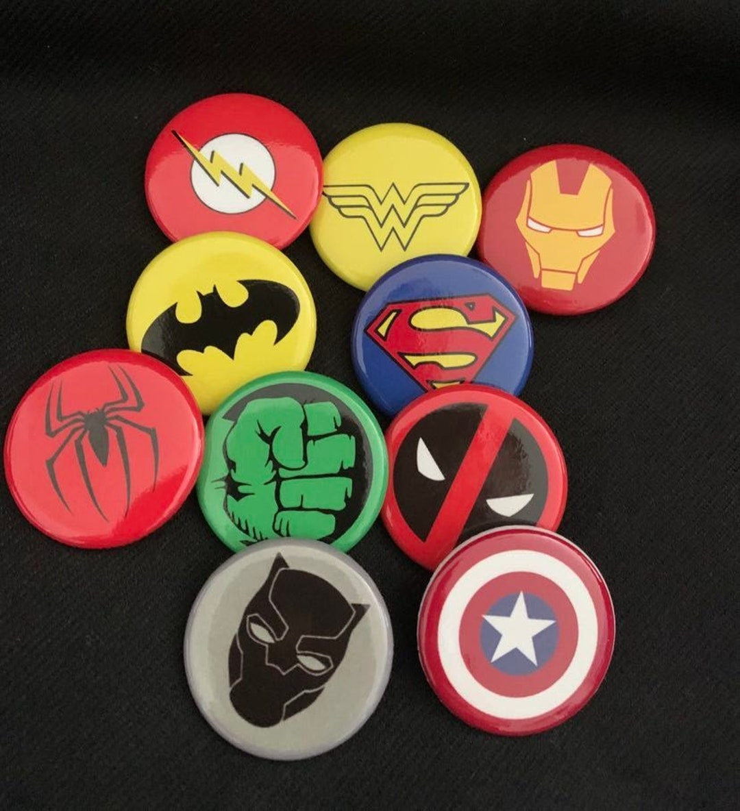 Superhero pinback buttons épinglettes de super héros Christmas stocking ...