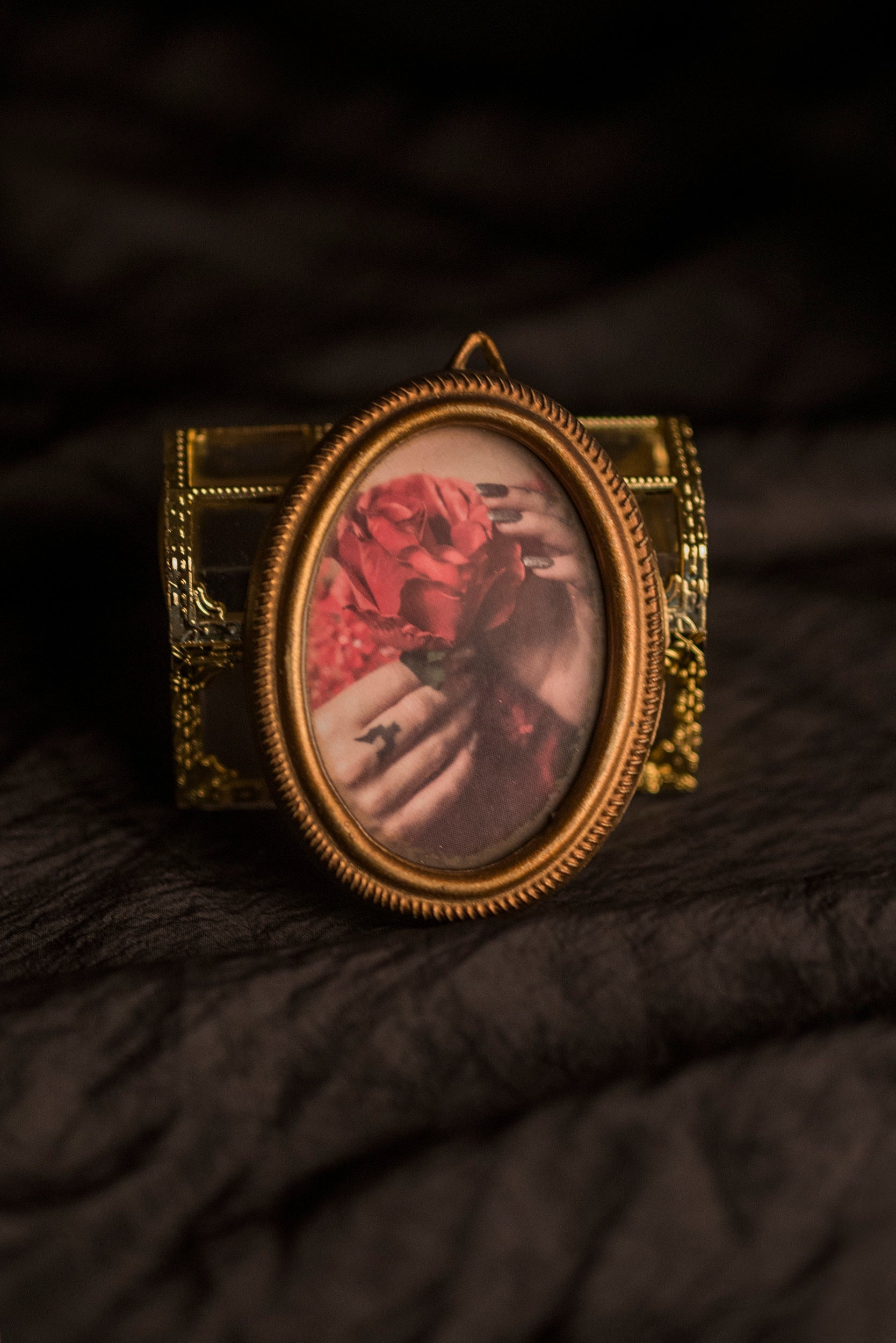 Red Lady With a Rose, Photo With Frame, Witchy Prnt, Baroque, Vintage ...