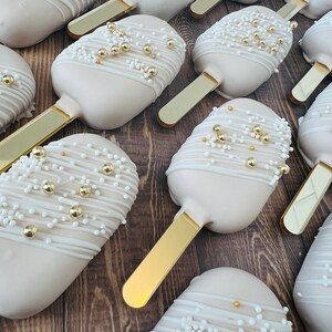 Ivory and Gold Cakesicles- Wedding Treat- Ivory Cake Pops- Cakesicles ...