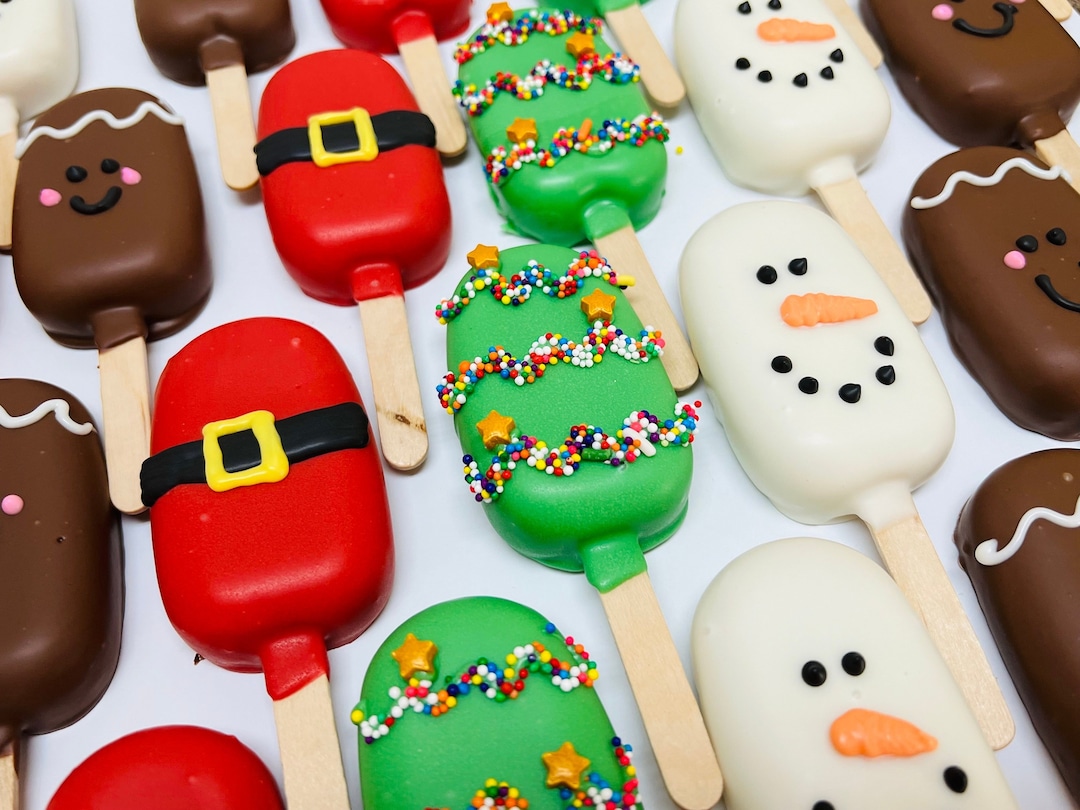 Christmas Themed Cakesicles Christmas Treats Christmas Cake Pops ...