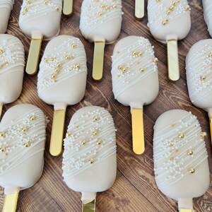 Ivory and Gold Cakesicles- Wedding Treat- Ivory Cake Pops- Cakesicles ...