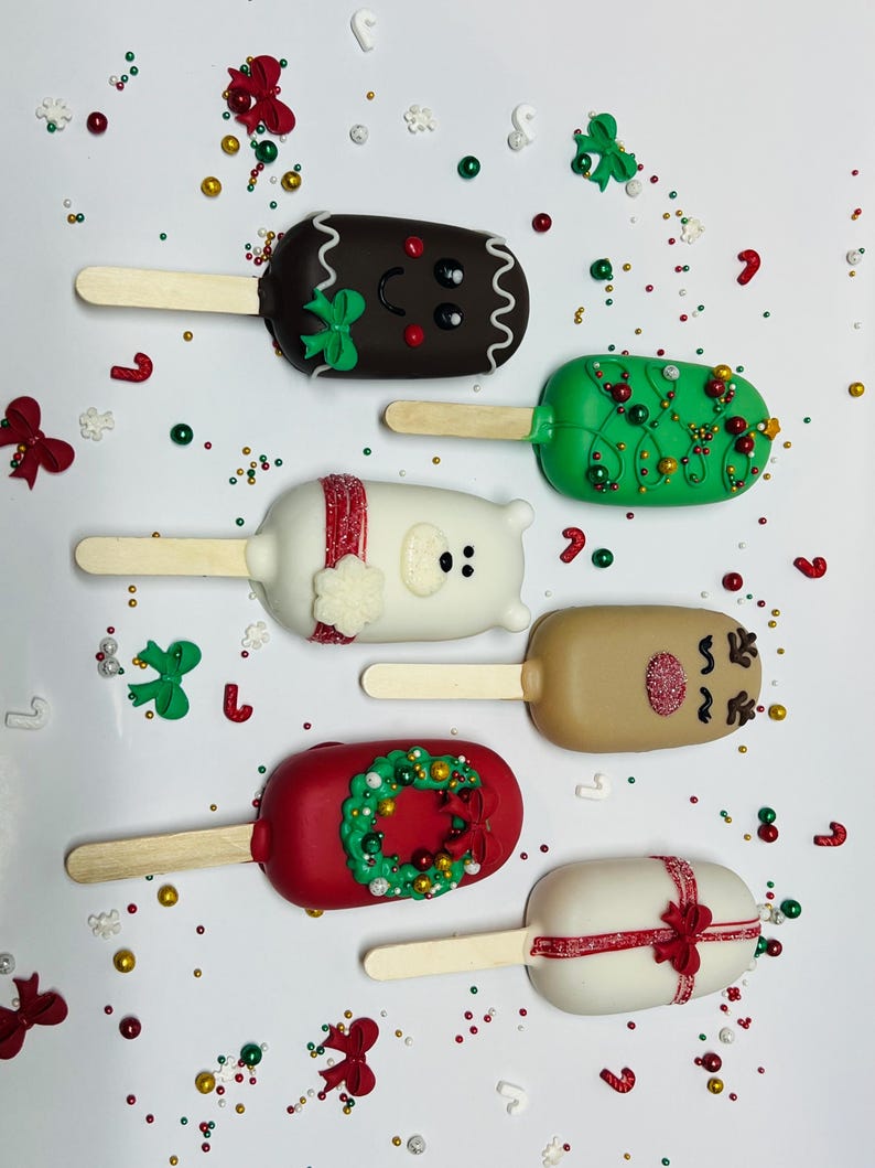 Christmas Themed Cakesicles- Christmas Treats- Christmas Cake Pops ...